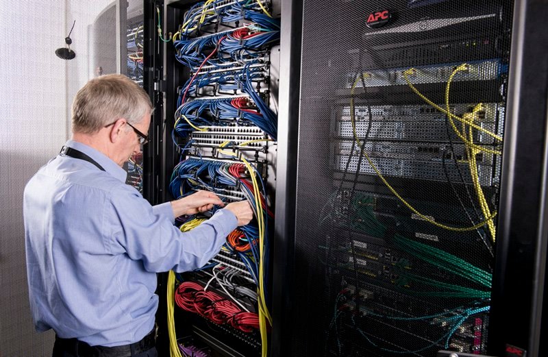 IT strategy: server room - IT at the WWF Living Planet Centre